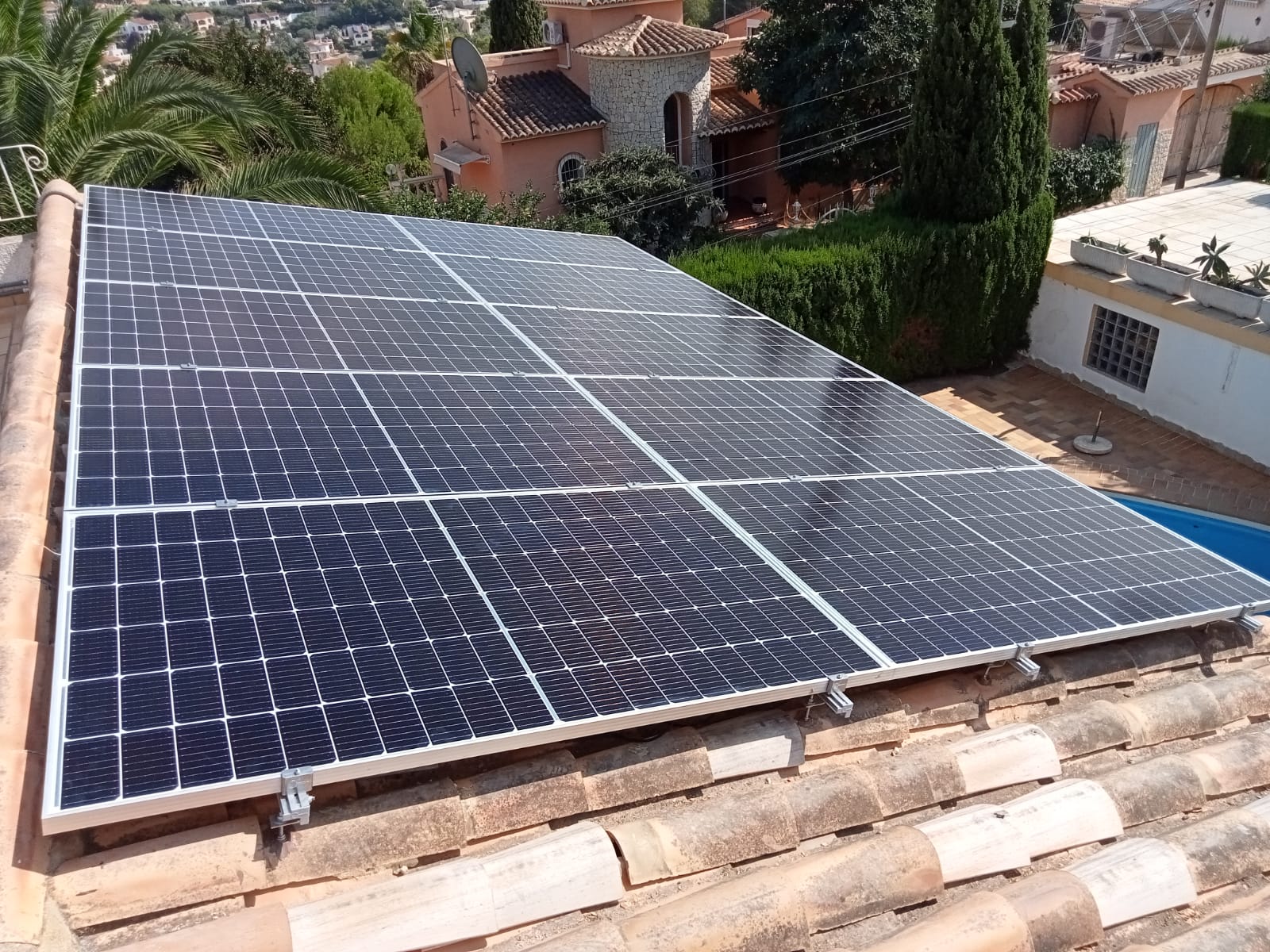 10X 380 wp Solar Panels, Benissa, Alicante (Hybrid system) - SolarNRG
