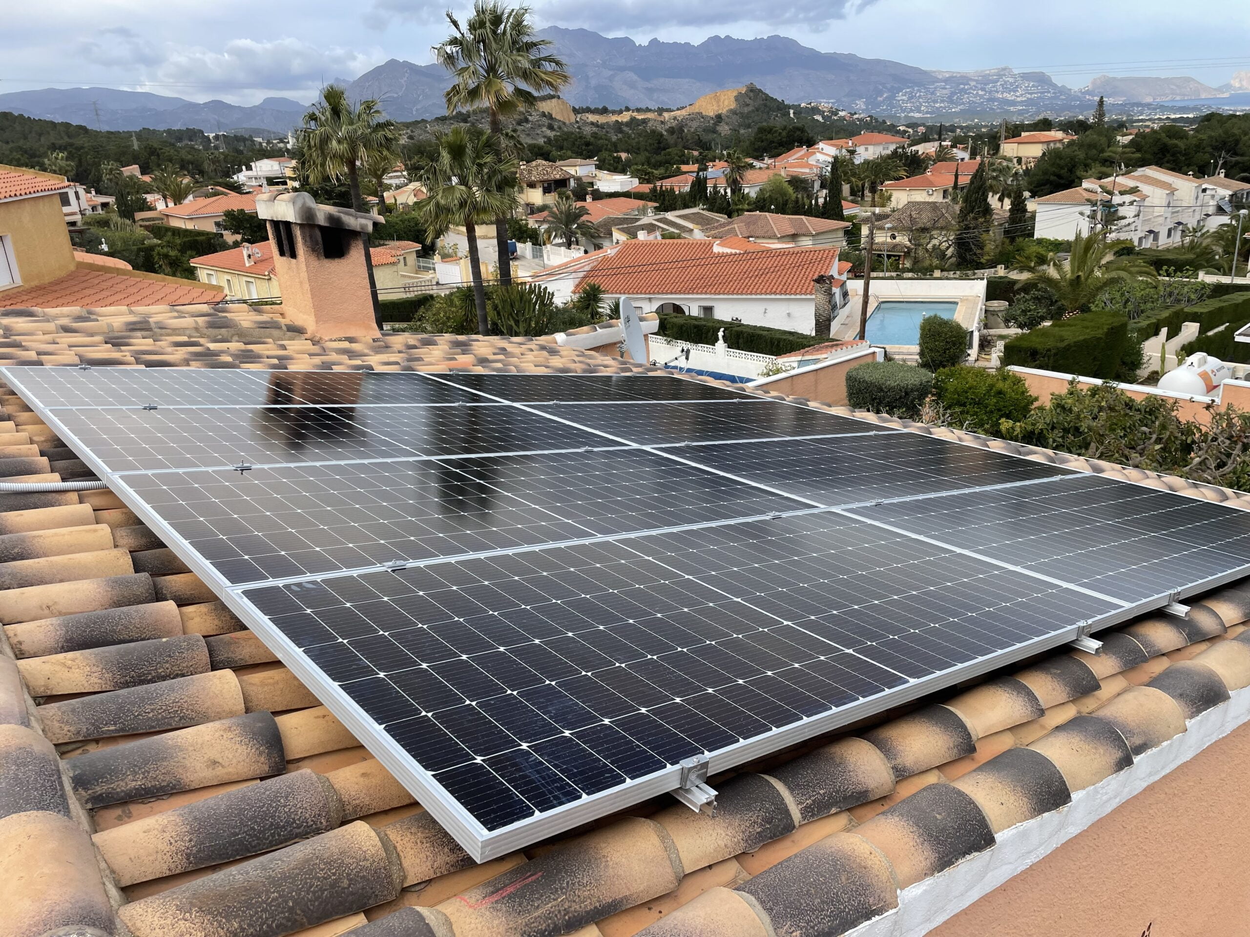 16X 455 wp Solar Panels, La Nucia, Alicante (Hybrid system) - SolarNRG